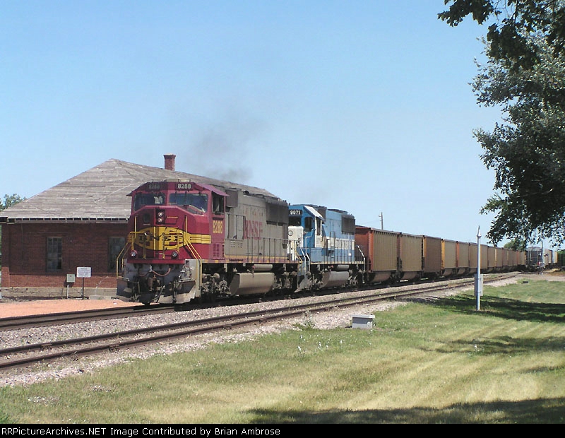 BNSF 8288 manned helpers
